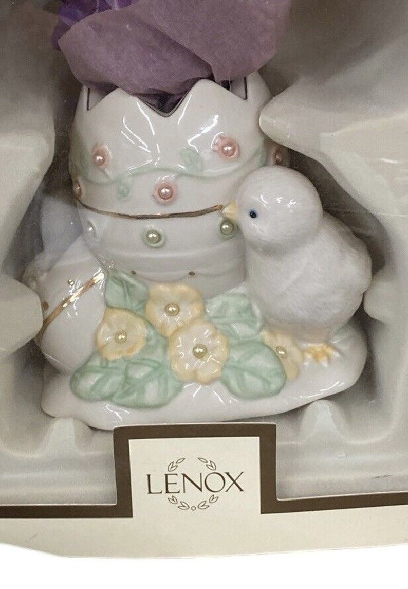LENOX Petals and Pearls CHICKS Egg Shape Bud Vase 4” Porcelain Purple ...