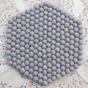 Simple Hexagonal Woolen Felt Pad, Beautiful Woolen Rug Made of 100% ...