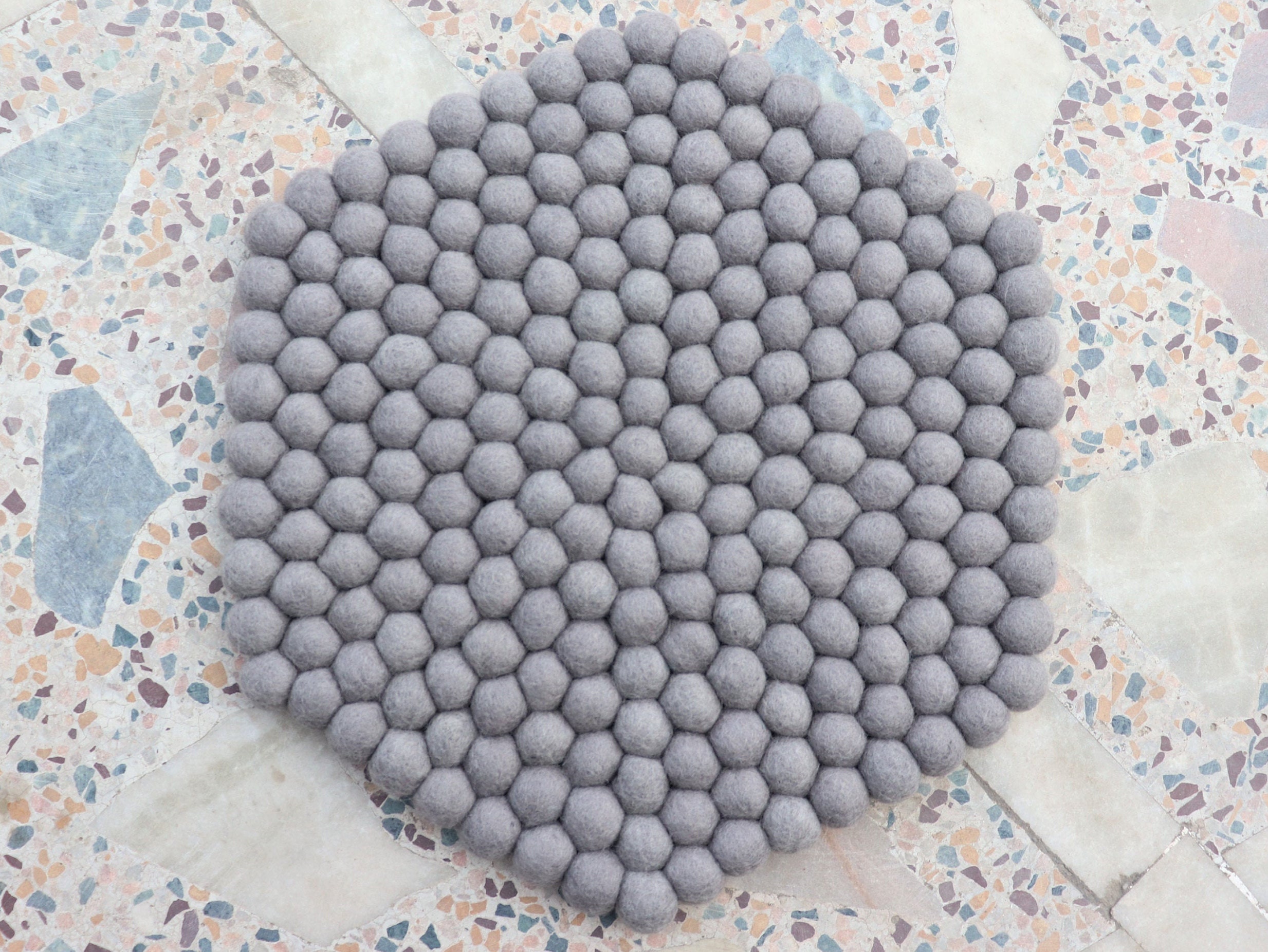 Simple Hexagonal Woolen Felt Pad, Beautiful Woolen Rug Made of 100% ...