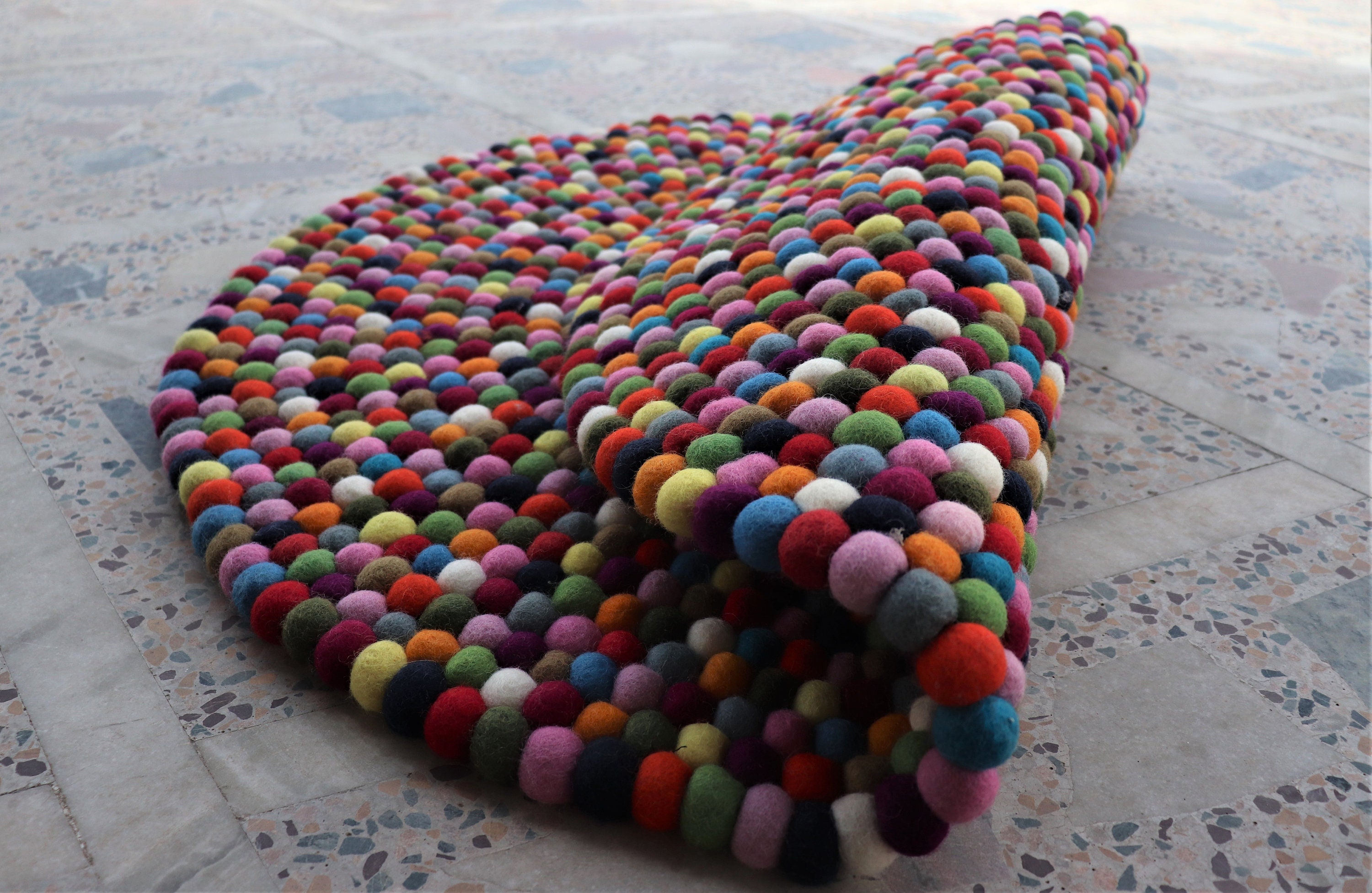 90-300 Cm Multi-colored Wool Felt Ball Rug, 100% Woolen and Handmade ...