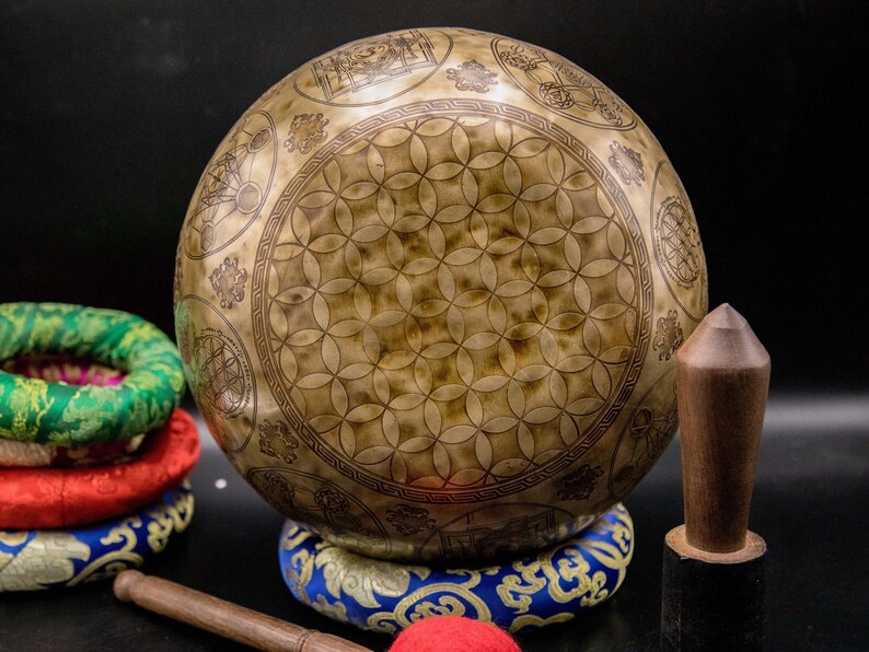 12 Inches Lord Buddha Feet Engraved Singing Bowl, Gorgeous Singing Bowl ...