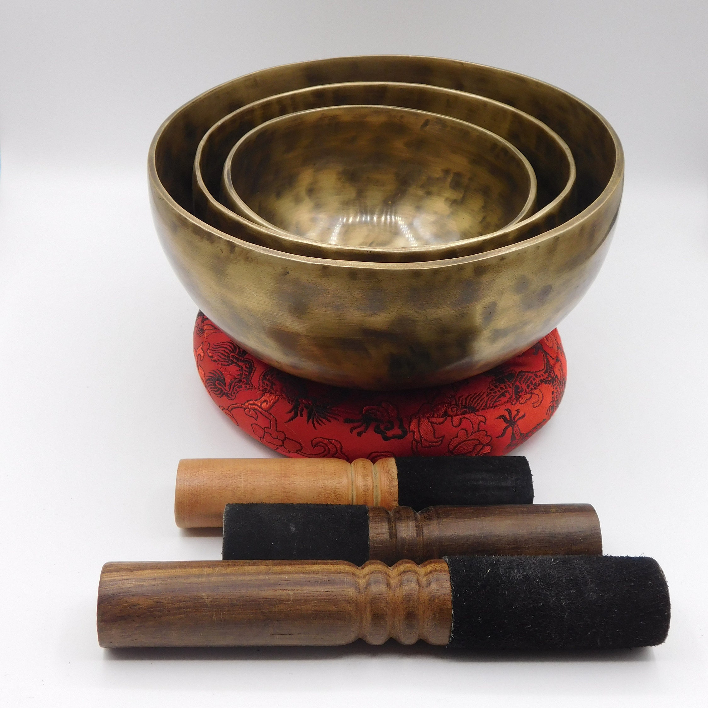 Stunning sets of bowls measuring 6 7 8 inches respectively | Etsy