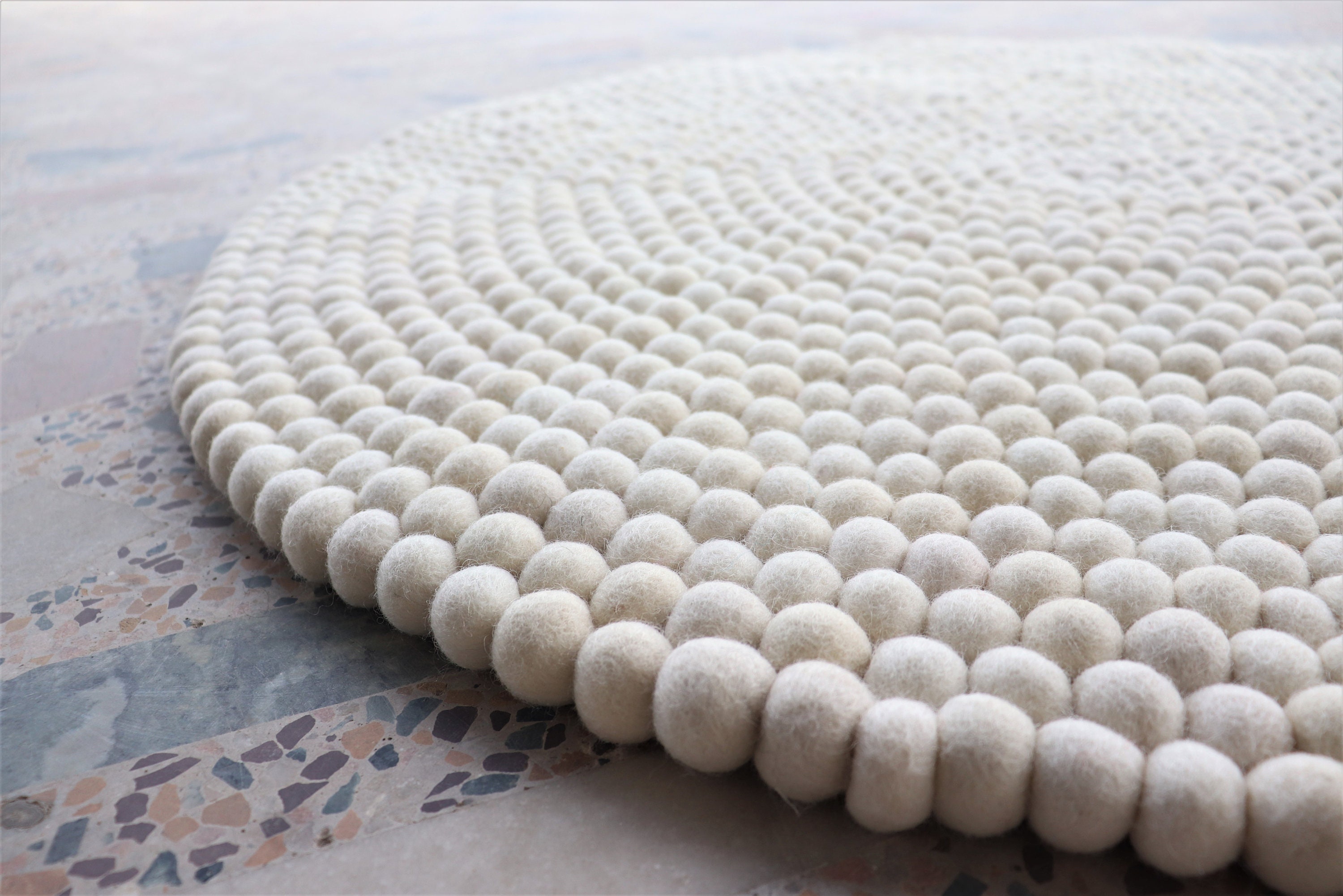 Beautiful 90-300 Cm Woolen Felt Rugs, Adorable Woolen Rugs Made of 100% ...