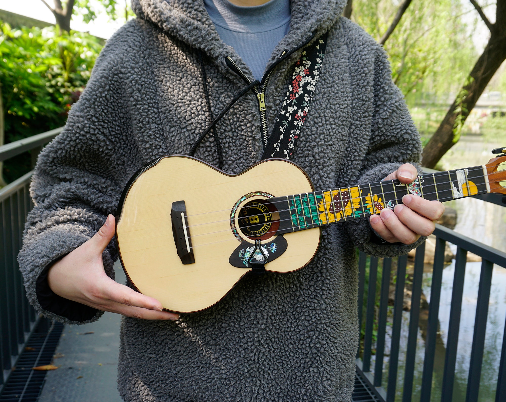 Weeping Cherry Blossom Floral Clip-on Ukulele Strap With Hook, No ...