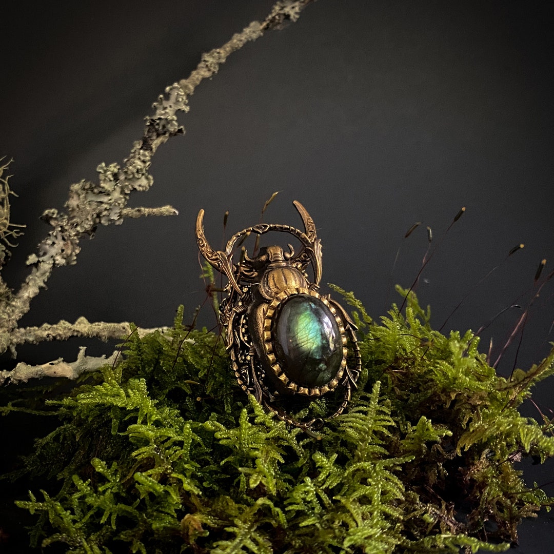 Crescent-crowned Scarab Fingerpiece - Etsy