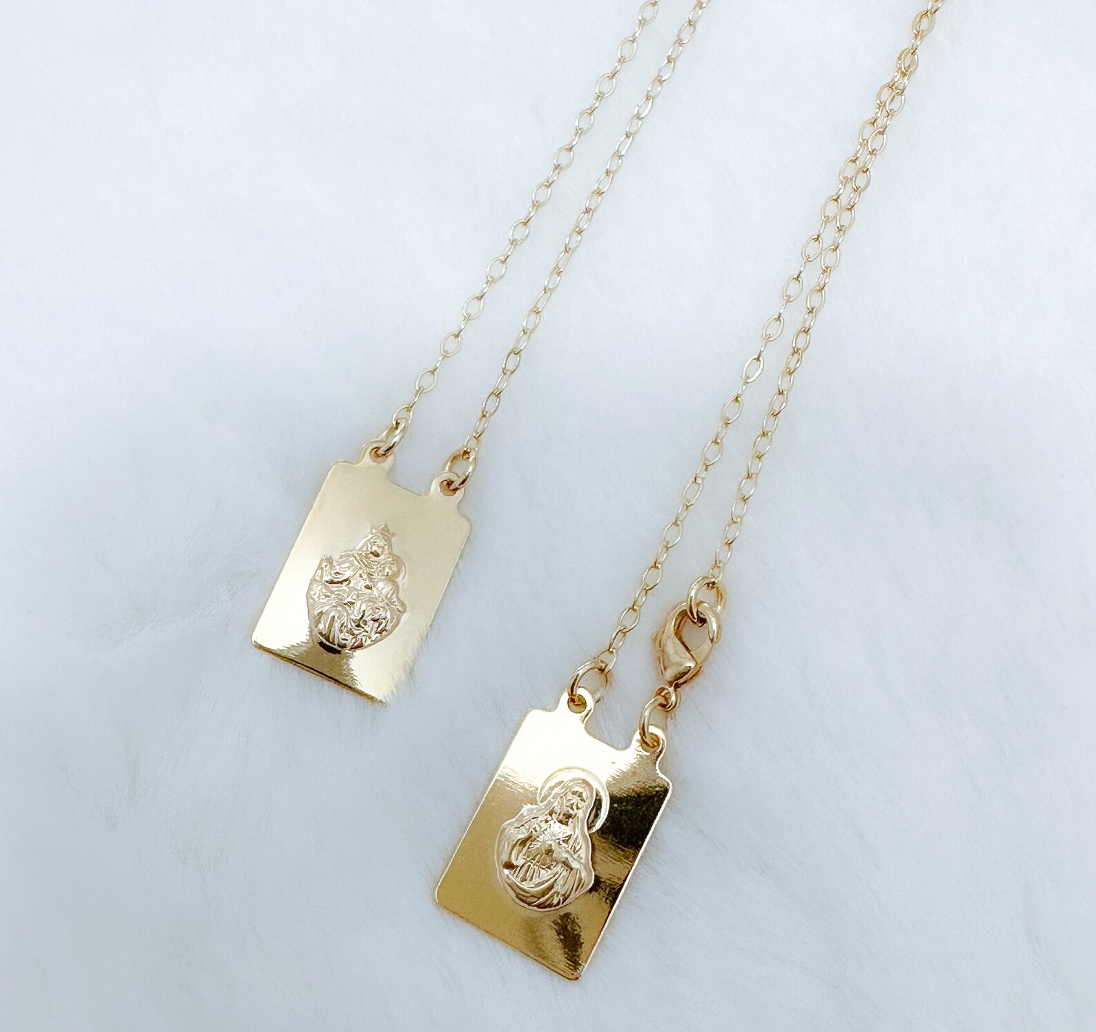 Collar escapulario relleno de oro, Nuestra Señora del Monte Carmelo ...