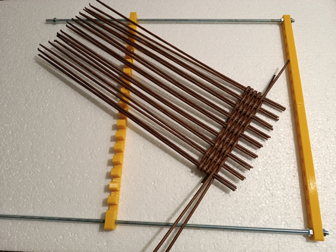 Machine for Weaving Rattan, Paper, Jute. Machine for Weaving Baskets ...