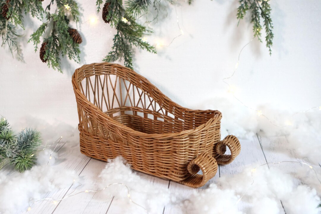 Christmas Sleigh Basket Wicker Sleigh for Holiday Decor Candy Basket ...