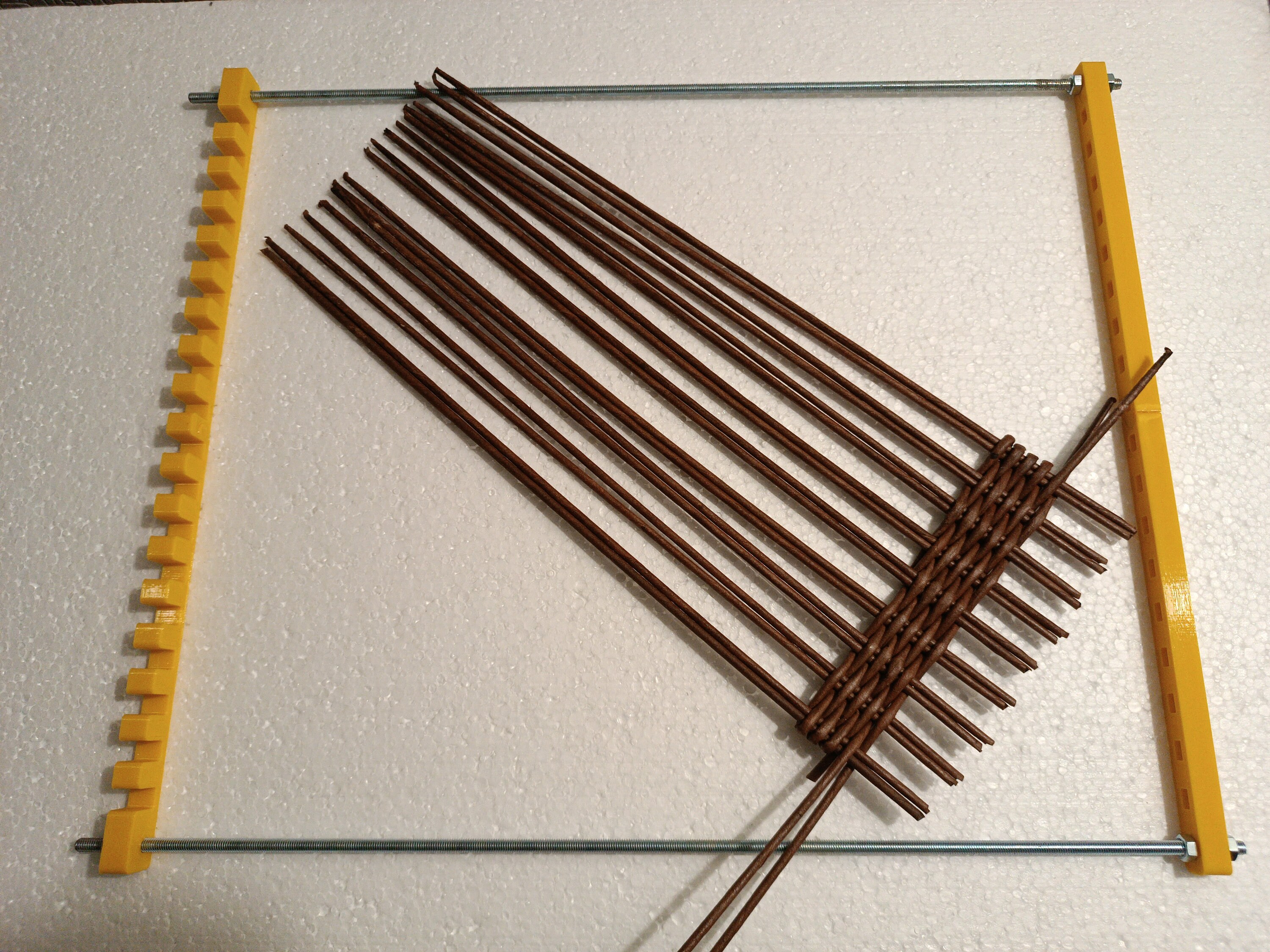 Machine for Weaving Rattan, Paper, Jute. Machine for Weaving Baskets ...