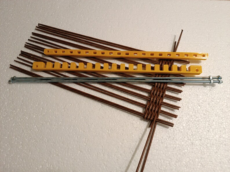 Machine for Weaving Rattan, Paper, Jute. Machine for Weaving Baskets ...