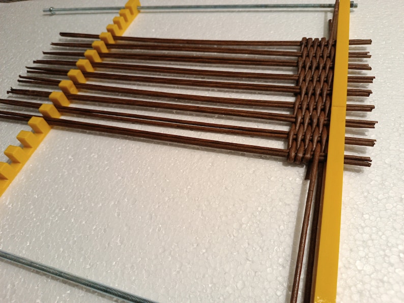 Machine for Weaving Rattan, Paper, Jute. Machine for Weaving Baskets ...