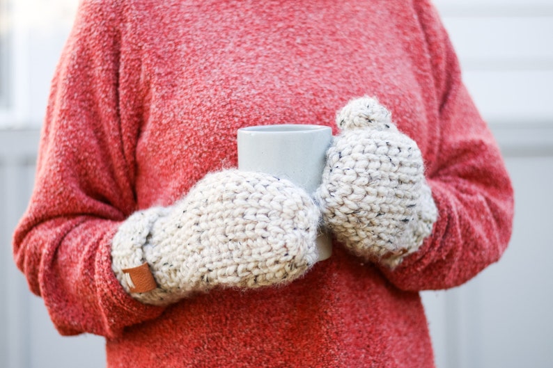 Crochet Pattern / Easy Crochet Mittens / Chunky Mittens / Fast | Etsy