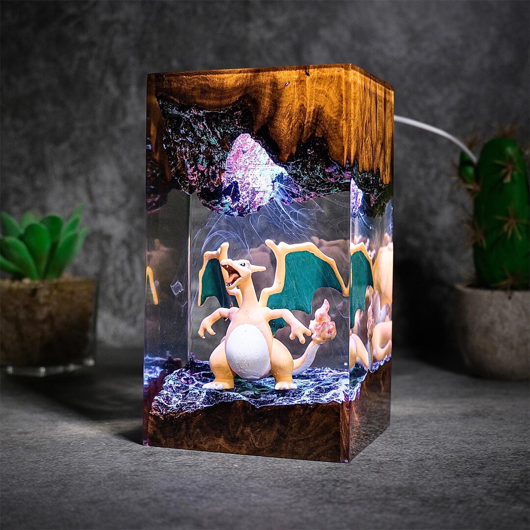 Charizard Resin Lamp Custom Epoxy Lamp for Home Decor Resin Wood Art ...