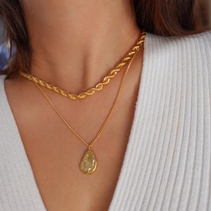 Chunky Thick Bold Gold Rope Chain Necklace With Vintage Oval Pendant ...