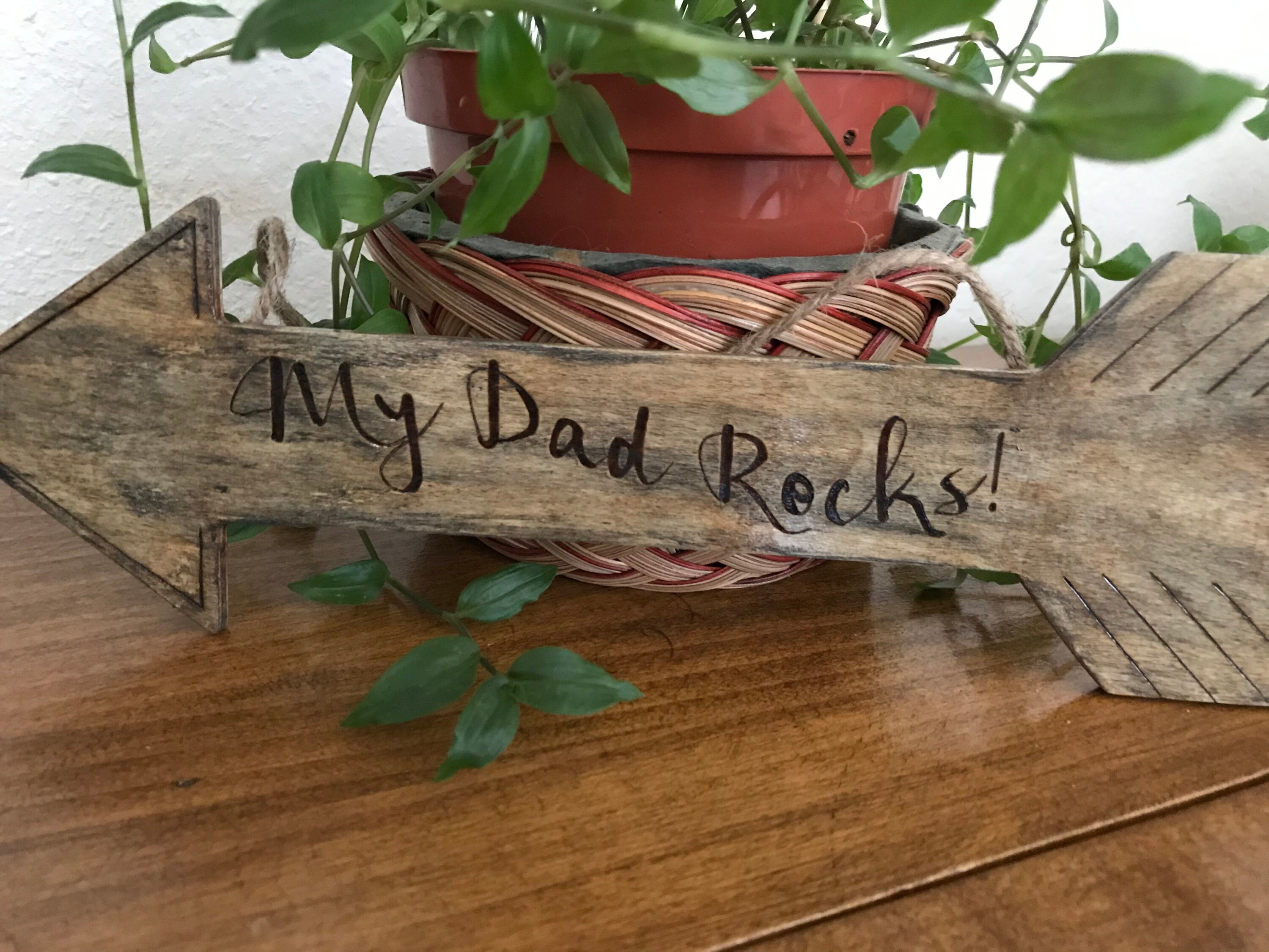 Father's Day Gift/hanging Arrow Sign With Jute Rope/my Dad Rocks! - Etsy