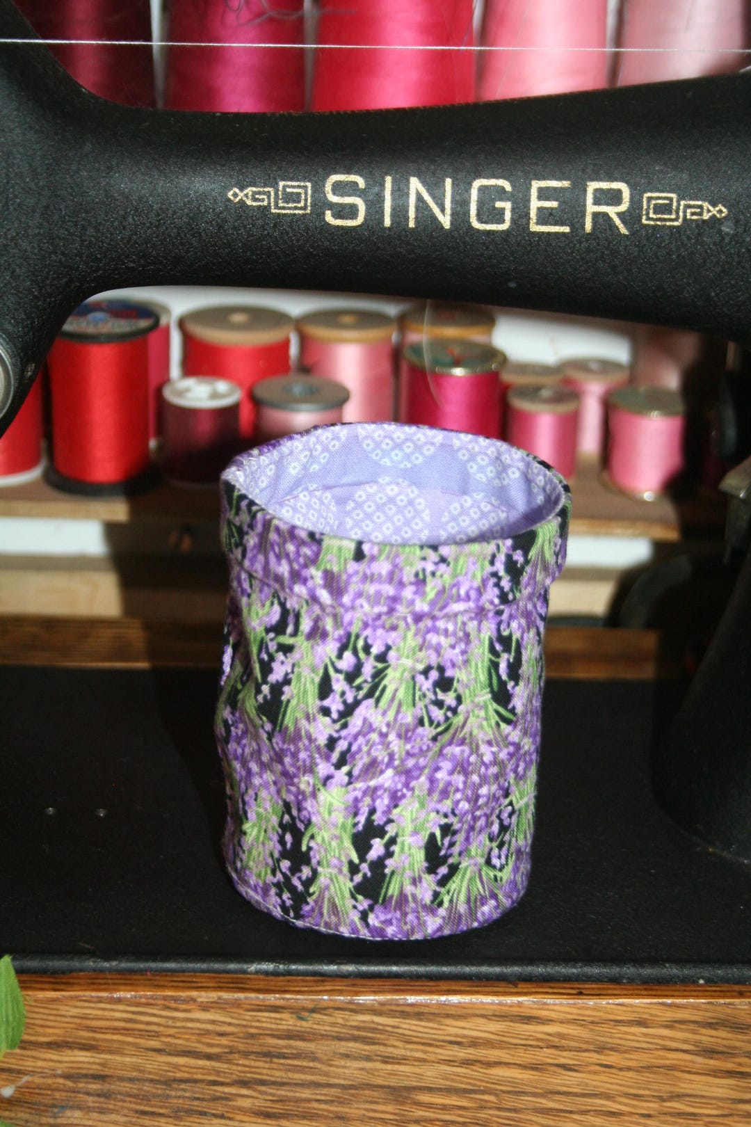 Lavender Twist-a-way Travel Thread Bin/ Collapsible / Foldaway Thread ...