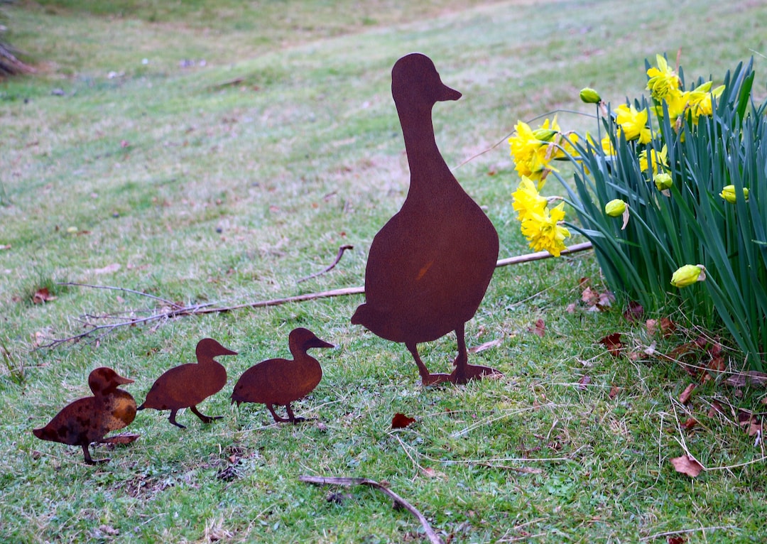 Family's of Ducks, Duck & Ducklings, Duck Garden Art, Metal Ducks ...