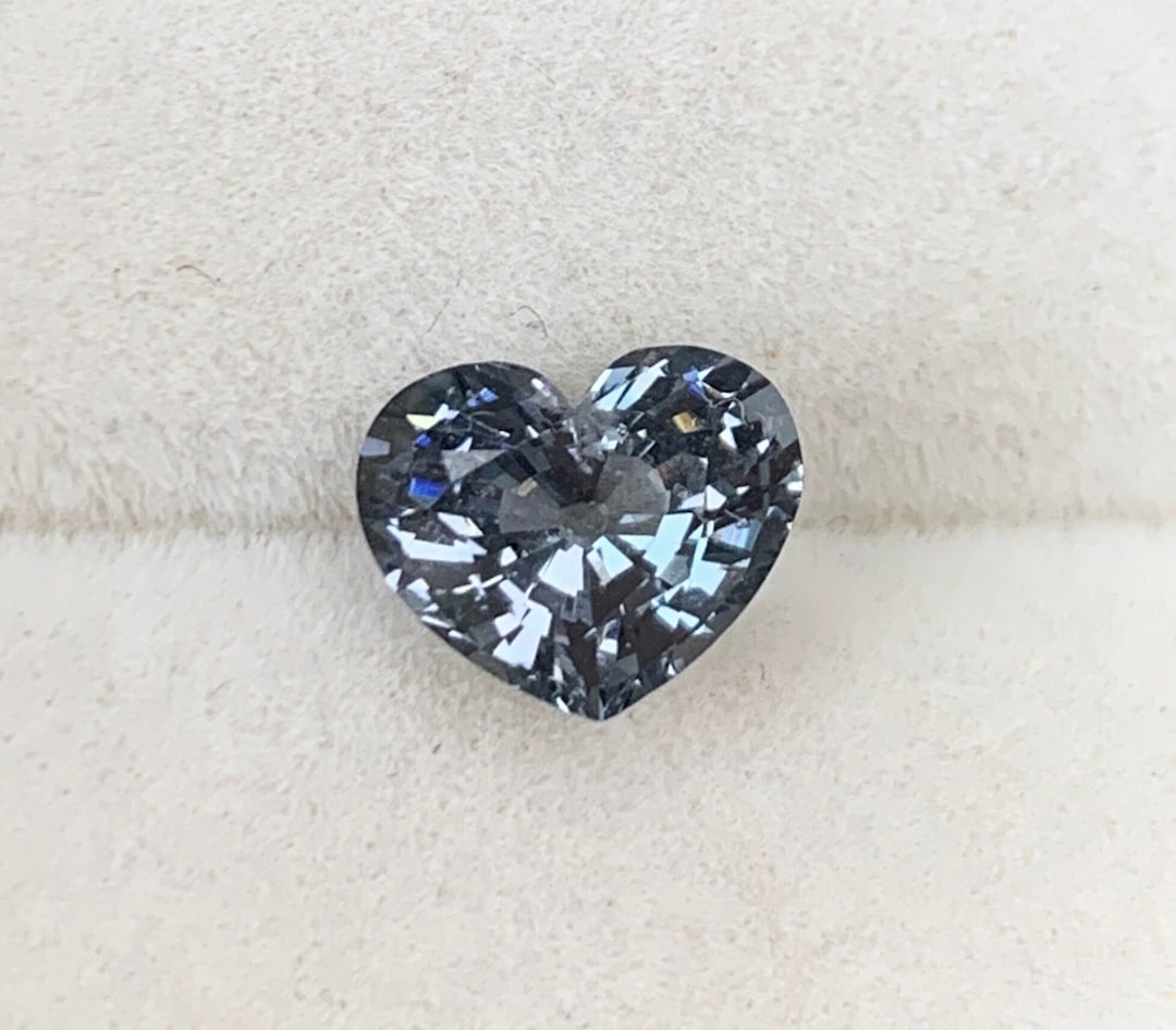 2.1 Ct Metallic Gray Spinel Heart Shape 8.7 X 7.15 X 5 Mm Natural ...