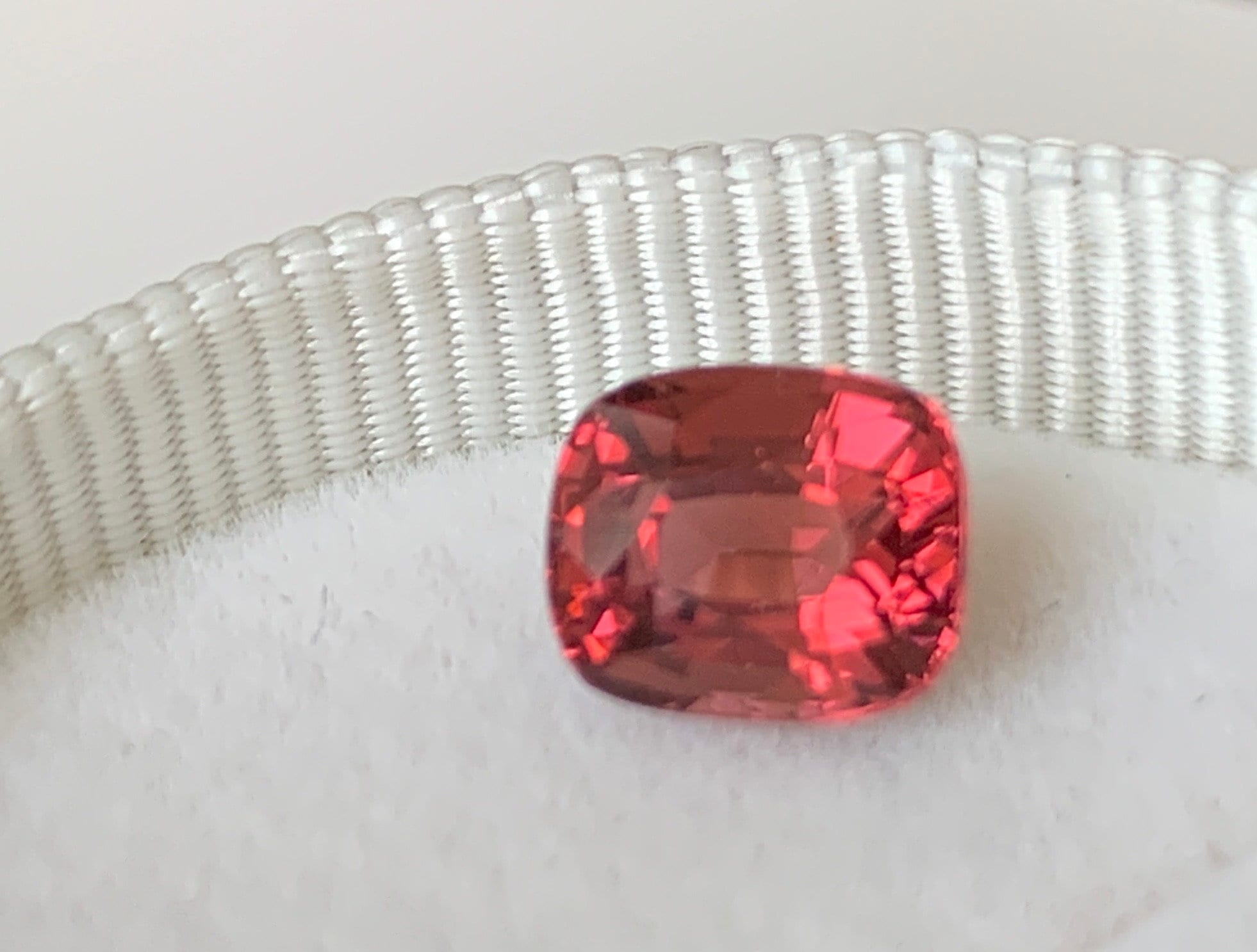 Hibiscus Malaya Garnet - Natural Garnet Orange Pink 2.18ct - Cushion ...