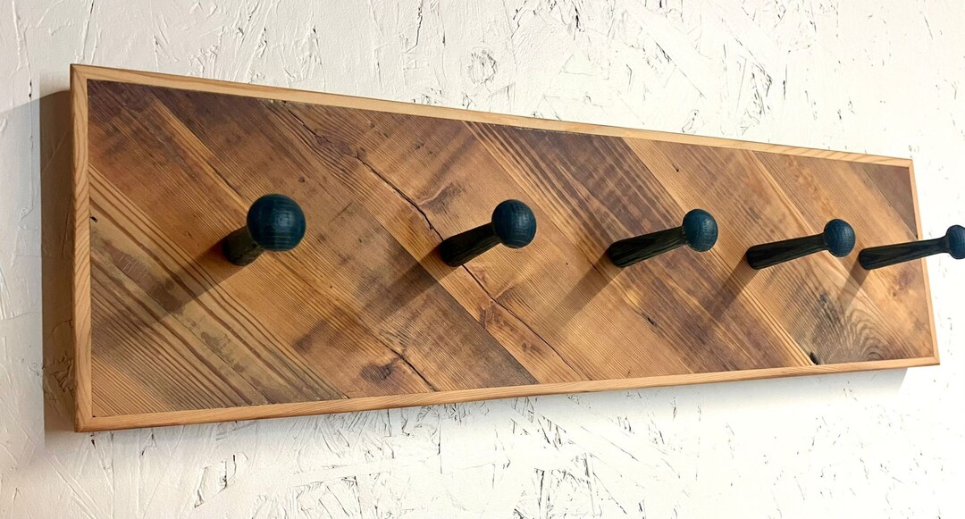 Handmade Peg Rail / Fife Arms Reclaimed Wood / Oak Shaker Pegs - Etsy