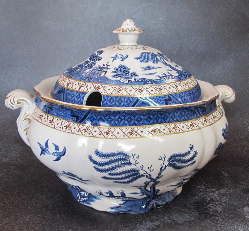 Booths Real Old Willow, Large Round Blue and White Lidded Soup Tureen ...