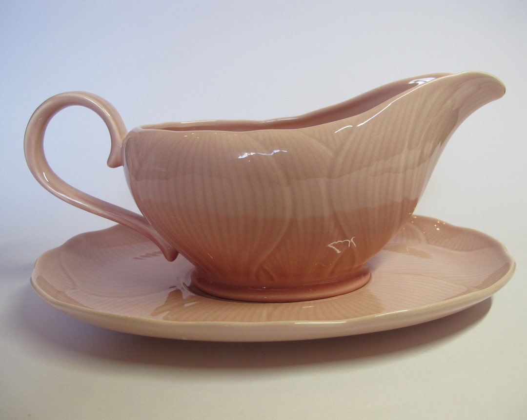 Mikasa Spring Hibiscus, Gravy Boat With Pale Pink Saucer FT 125 Made in ...