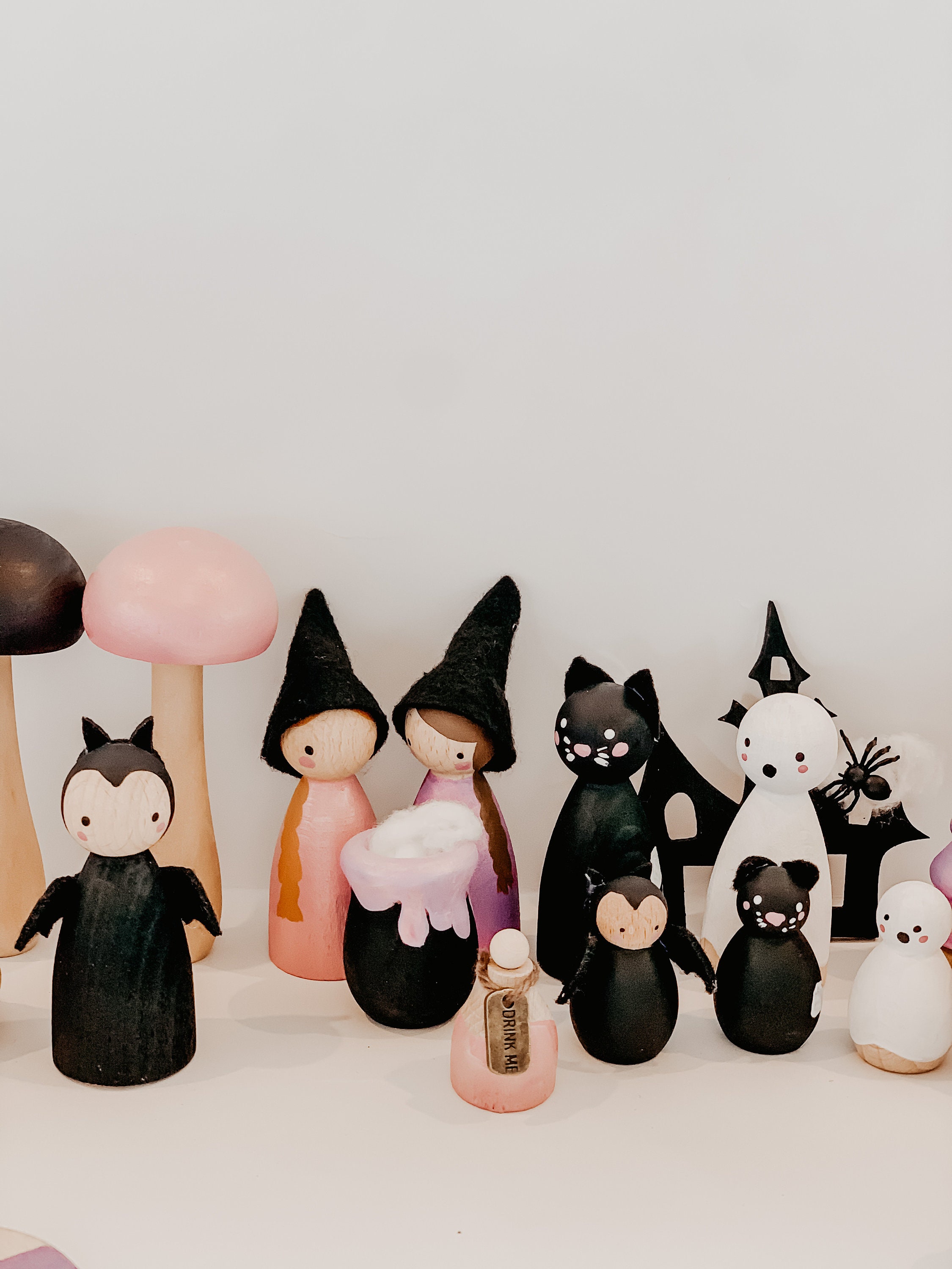 Little Spookie Cuties: Handpainted Halloween Peg Dolls/wooden Toys ...