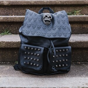 GOTHX Black Vegan Skull Head Twin Pocket Backpack - Dark Grunge - Goth ...