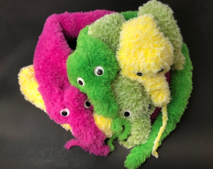 Worm on a String Plush—- Soft, Hand-knit, Super Flexible —- One Yard ...