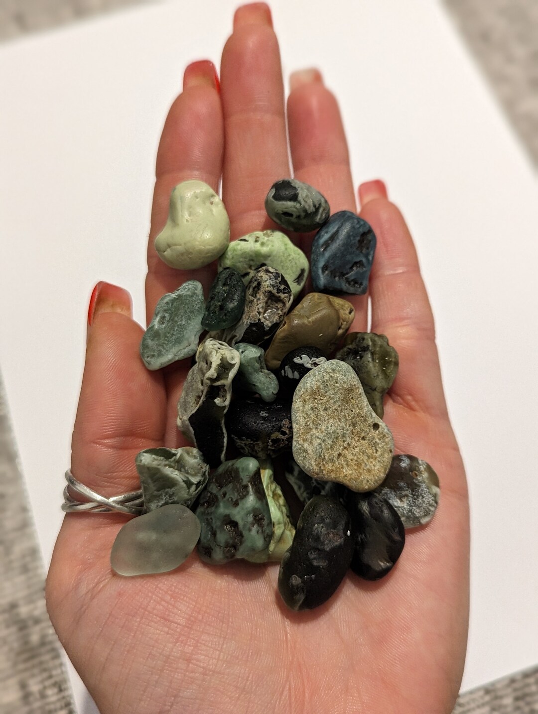 23 X Medium Pieces Collectors Victorian Sea Glass Slag 10mm-30mm From ...