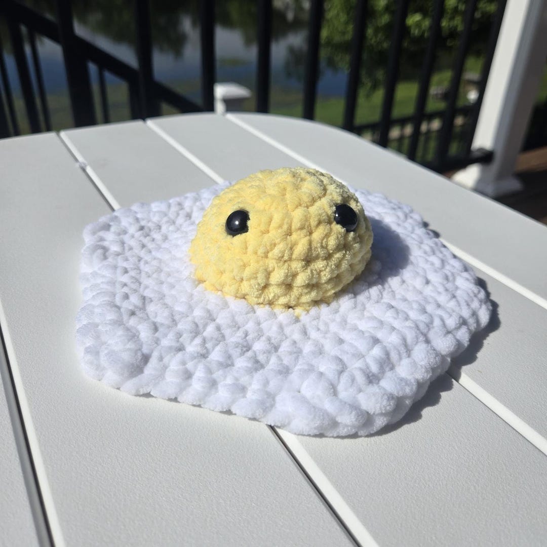 Eggbert the Egg, Hand-crocheted Plushie - Etsy