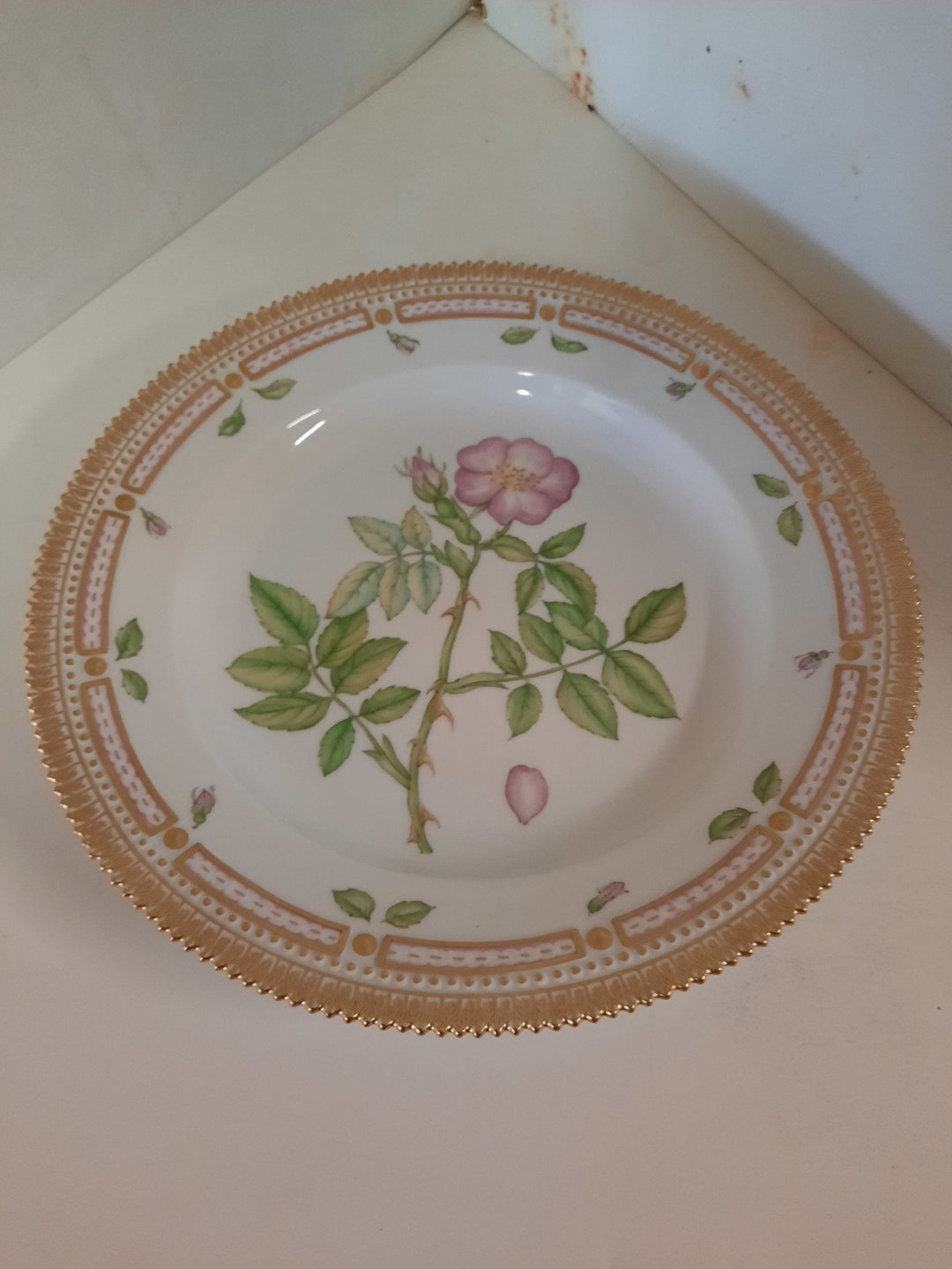 Royal Dance Rose Pattern Plate - Etsy