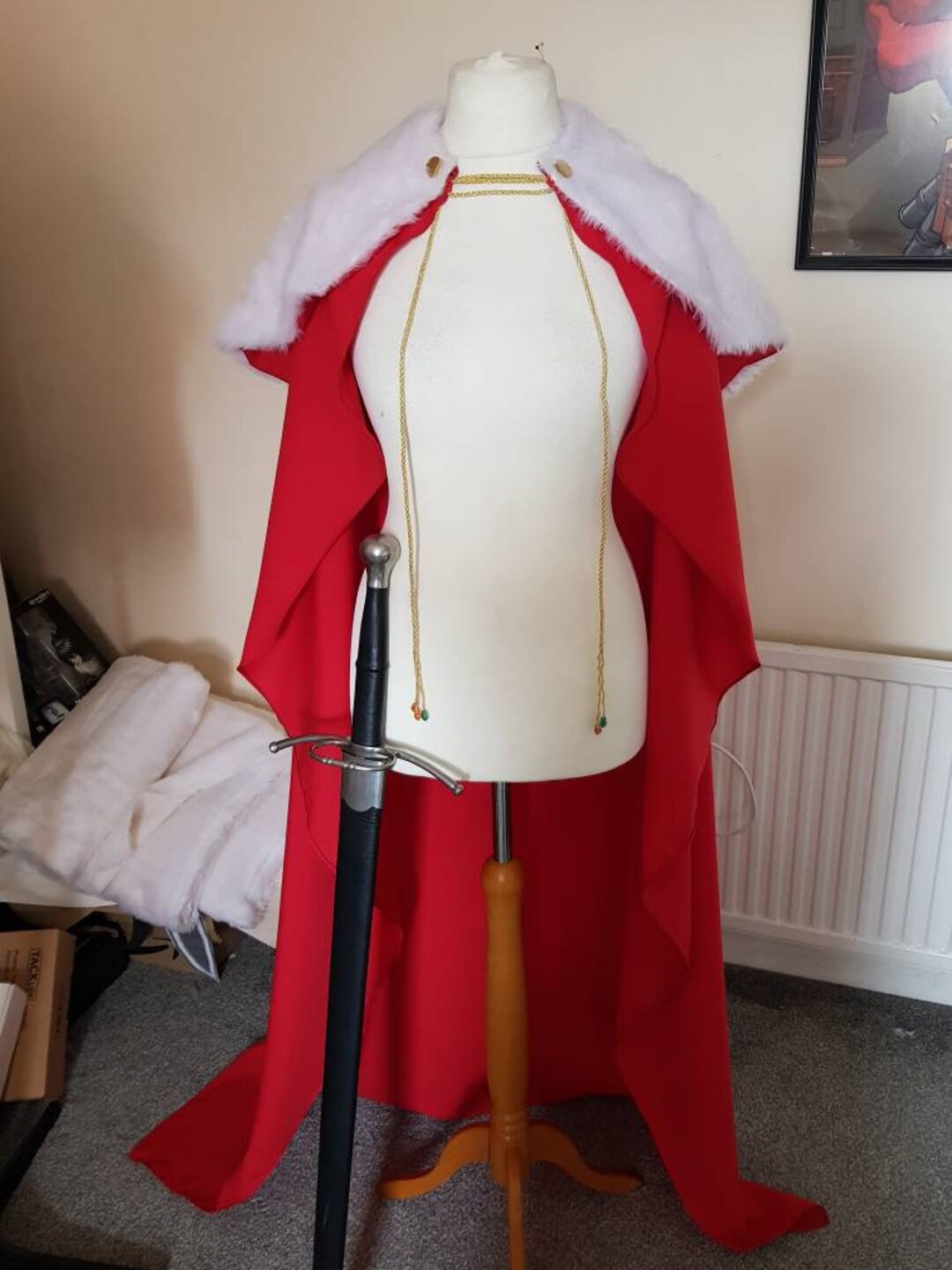 Buy Royal Cosplay Cape technoblade Online in India - Etsy