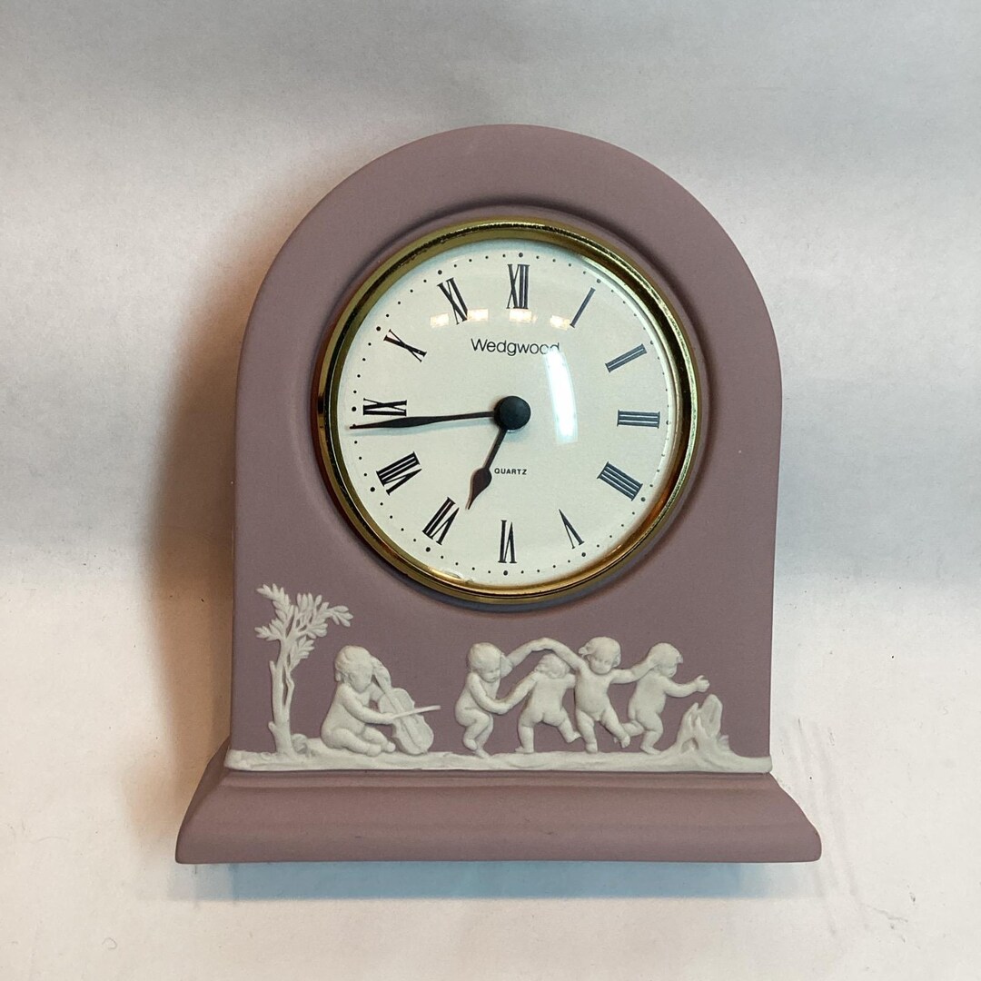 Wedgwood Jasperware Mantle Clock Lilac Dancing Cherubs Roman Numerals ...