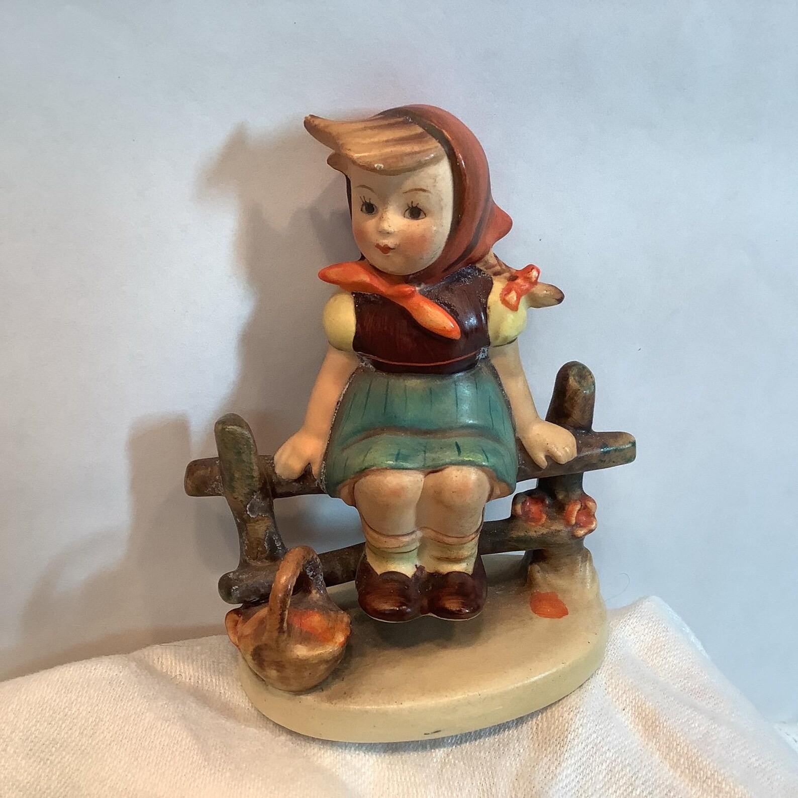 Goebel Hummel "just Resting" Girl on Fence Figurine #112 3/0 TMK 2 Full ...