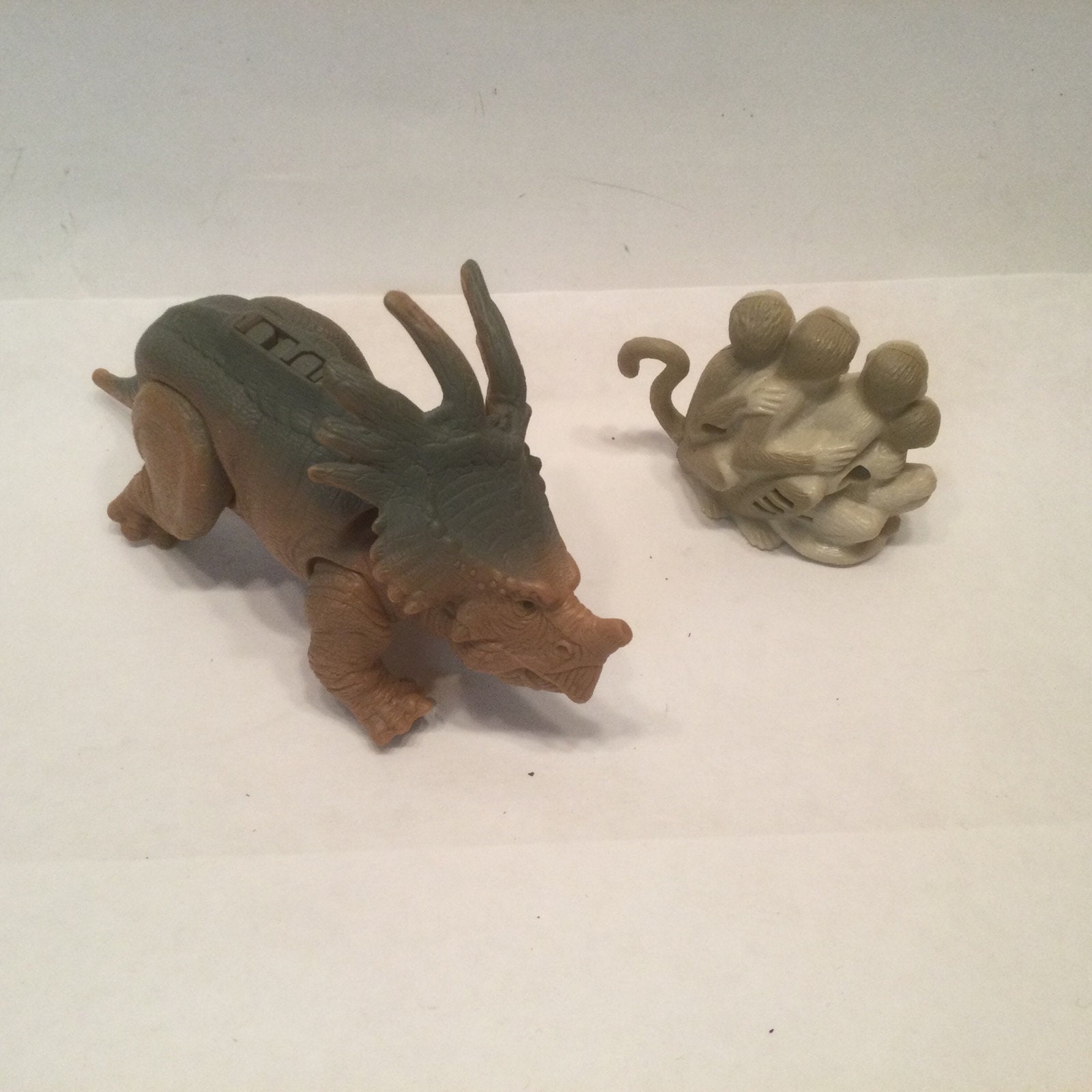 2000 Disney's Dinosaur Movie Plio Zini Suri Yar Lemurs Riding Eema ...