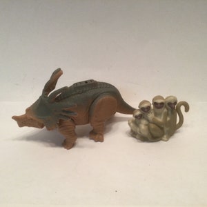 2000 Disney's Dinosaur Movie Plio Zini Suri Yar Lemurs Riding Eema ...