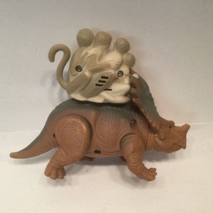 2000 Disney's Dinosaur Movie Plio Zini Suri Yar Lemurs Riding Eema ...