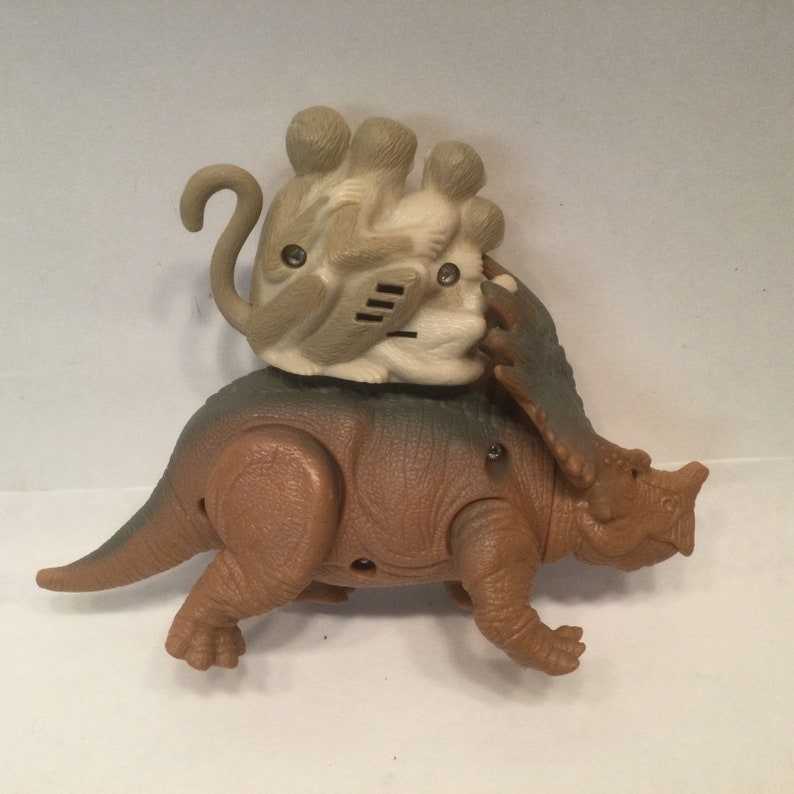 2000 Disney's Dinosaur Movie Plio Zini Suri Yar Lemurs Riding Eema ...