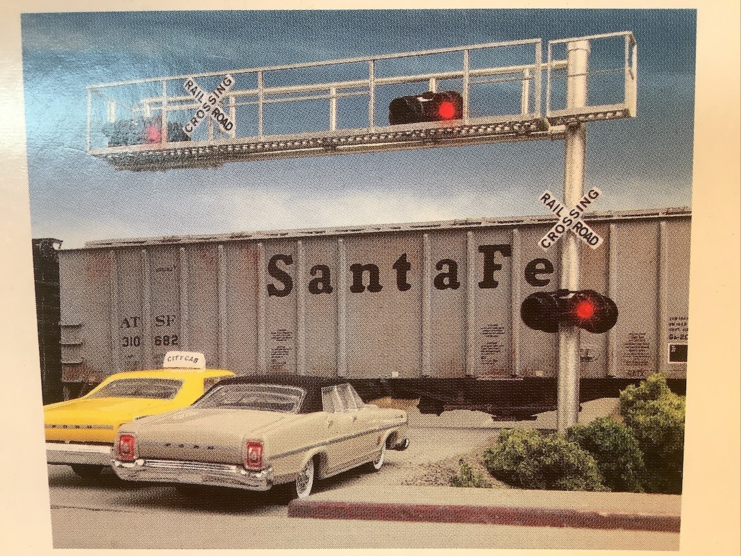 Walthers Scenemaster 949-4331 HO Scale Modern Cantilever Grade Crossing ...