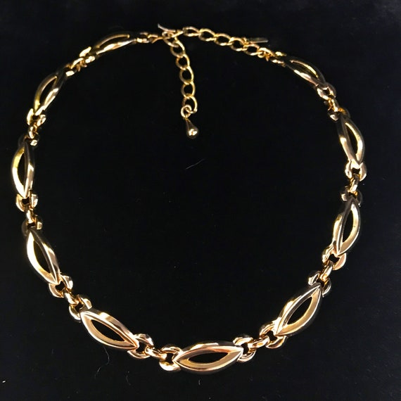 Vintage gold tone choker//c.1960/MONET metal necklace… - Gem