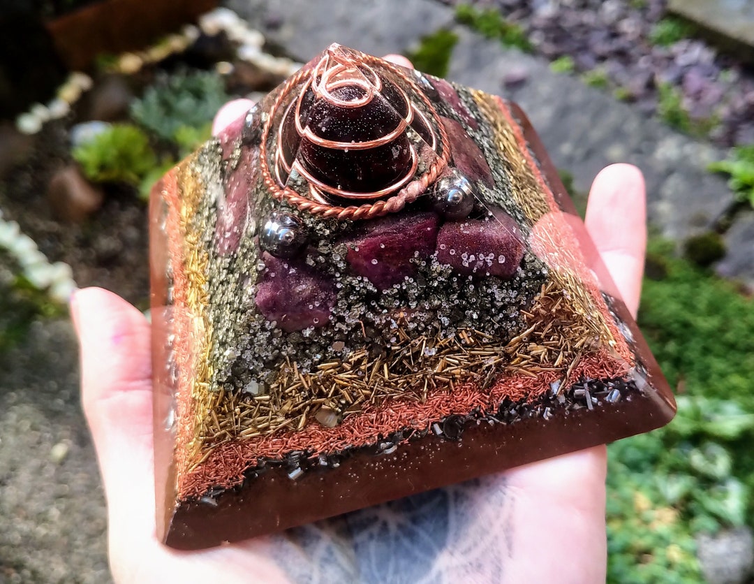 Orgone Pyramid With Garnet, Red Corundum, Empowerment Cubit Tensor Ring ...