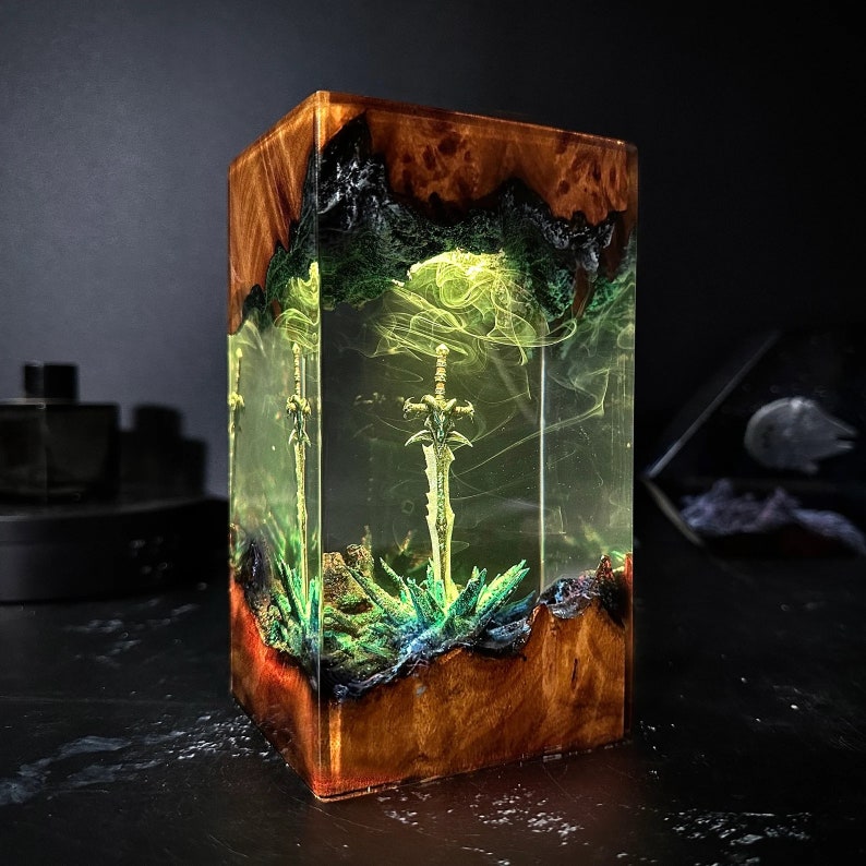 World of Warcraft Frostmourne Sword Resin Wood Lamp, Lich King Diorama ...