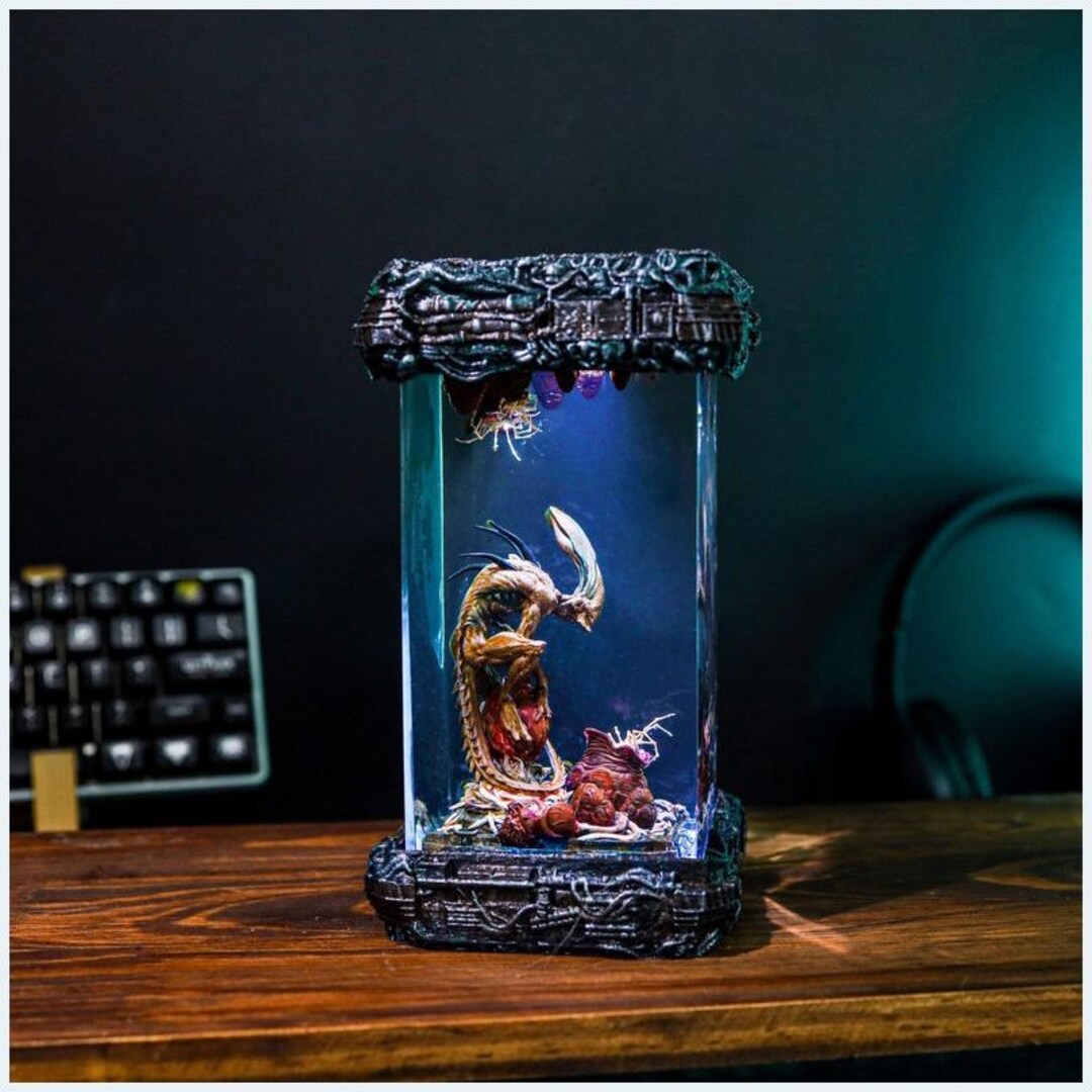 Xeno.morph Resin Lamp Ver 2, Ali.en Epoxy Lamp, Custom Sta.r Wars Night ...