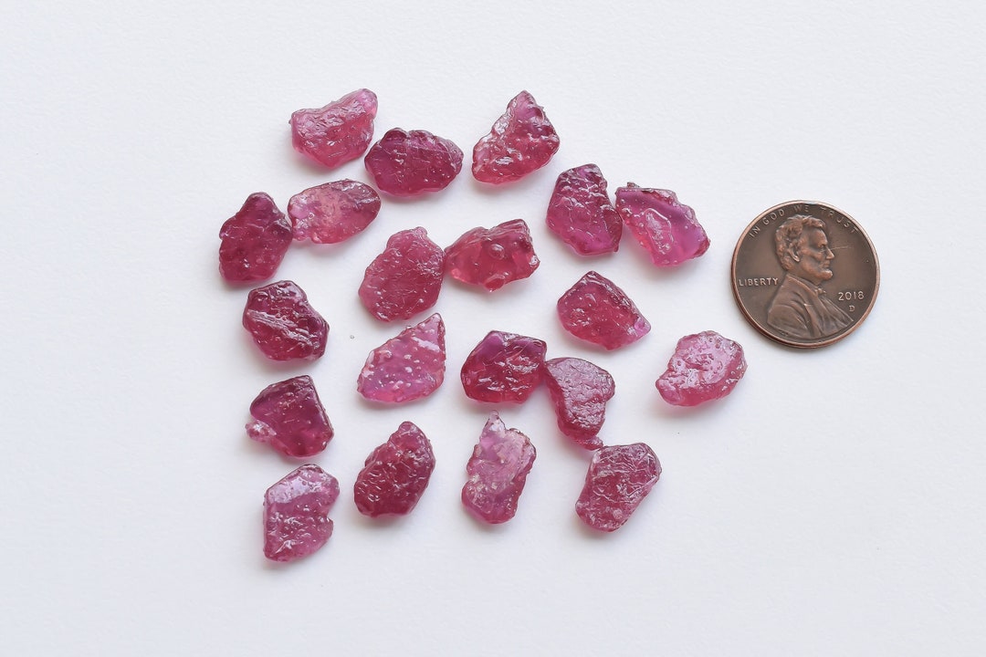 20 Pieces Ruby Glass Filled 13X10X2.5 to 11x9x3 MM Raw Loose Rough ...