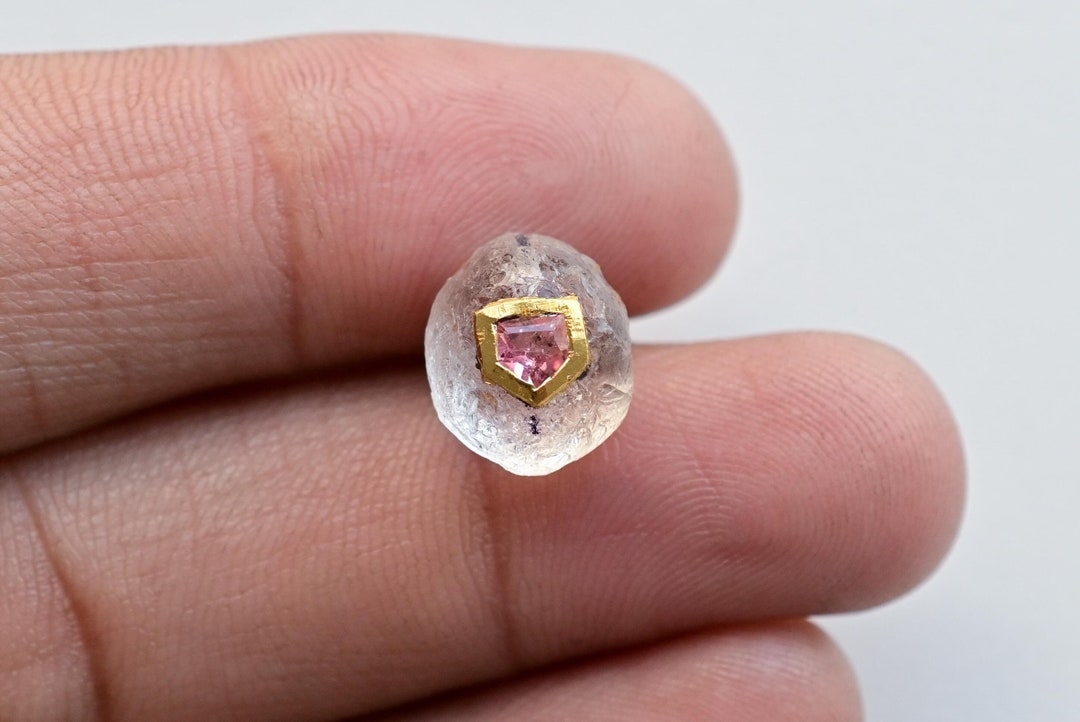 24K Solid Gold Textured Crystal Uneven Oval & Pink Tourmaline Inlay ...