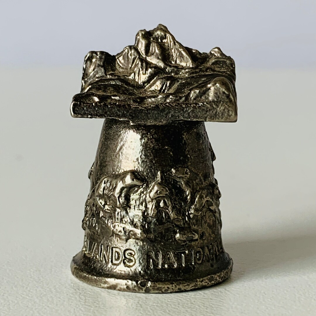 PEWTER MOUNTAINS FIGURE Thimble, Badlands National Park Metal Thimble ...