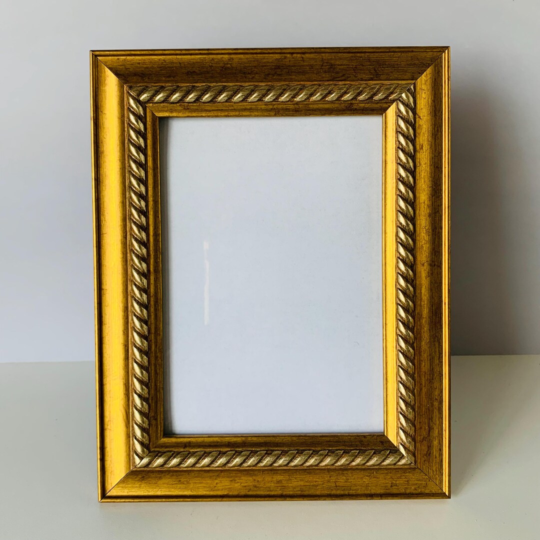 ELEGANT GOLD Finish Photo Frame, 5x7 Photo, Vintaged Look Gold Finish ...