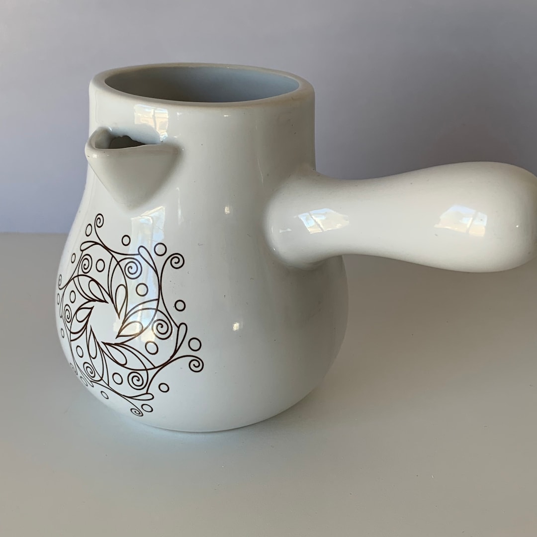 COCKTAILS PITCHER POUR, Coastal Cocktails Ceramic Hot Chocolate Server ...
