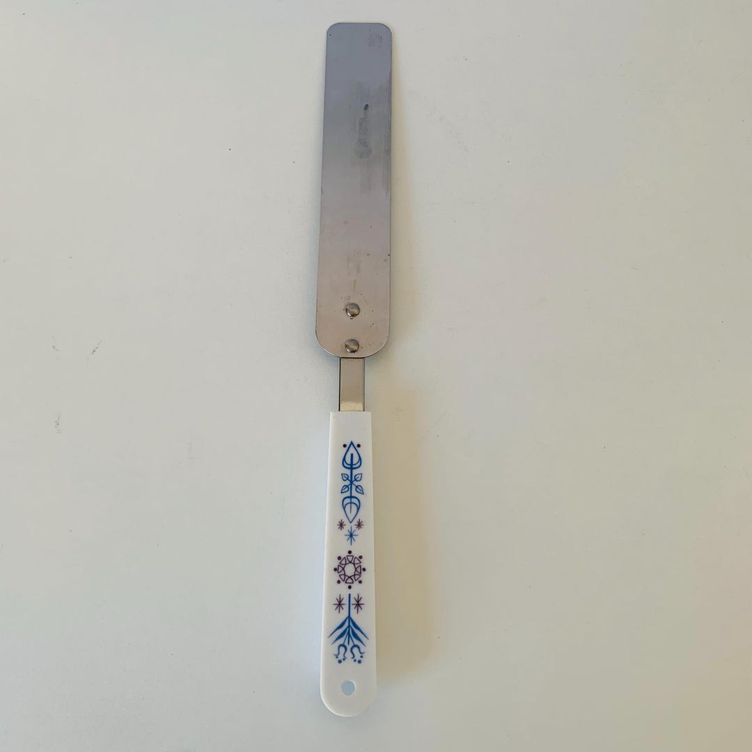 CAKE ICING KNIFE, Vintage Ace Co Plastic Handle Blue and Purple Art ...